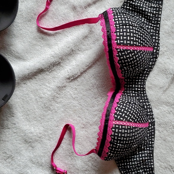 Candie's | Intimates & Sleepwear | Nwot Candies Pushup Bra In Black And ...